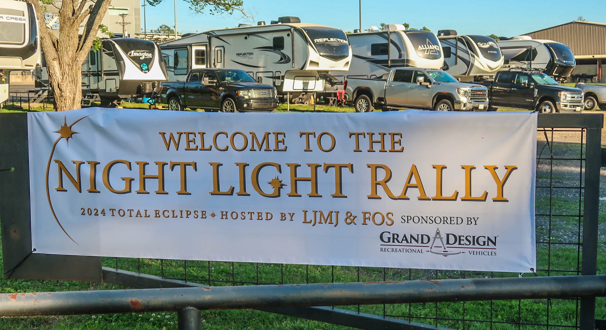 🌝 🌚 NIGHT LIGHT RALLY with Finding Our Someday & Less Junk More Journey ...